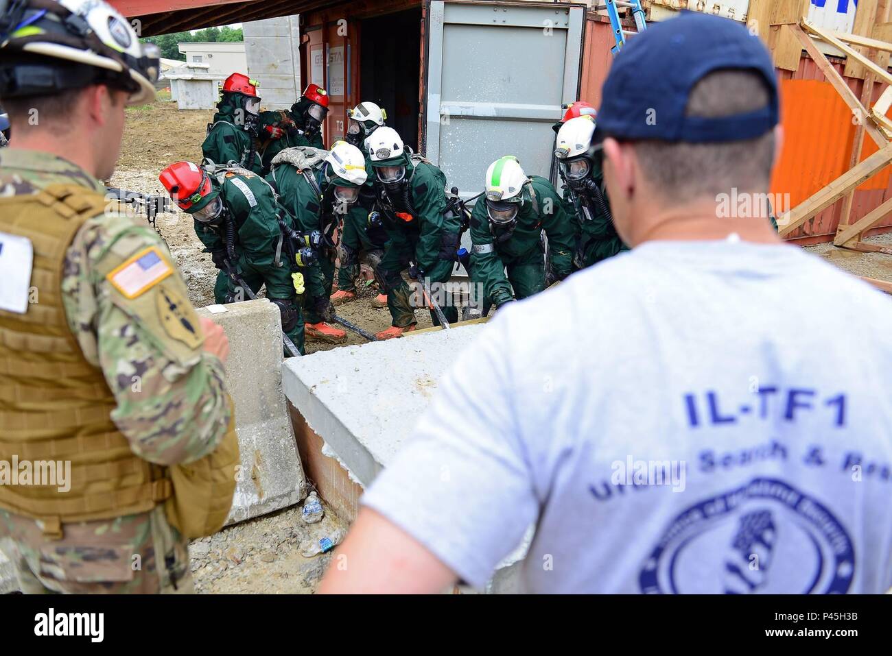 Members of the Illinois National Guard’s Chemical, Biological ...