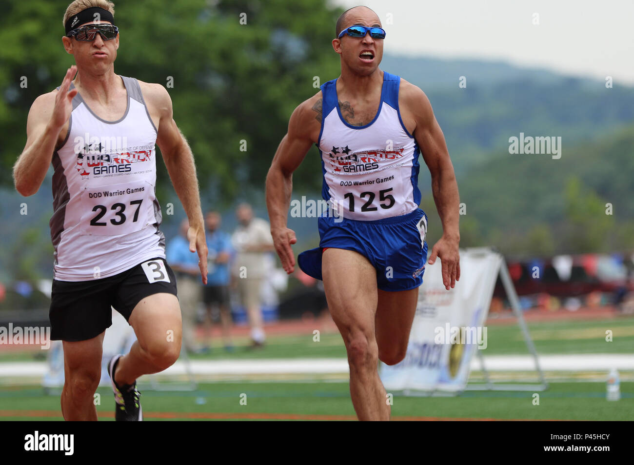 Soldier running hi hi-res stock photography and images - Alamy