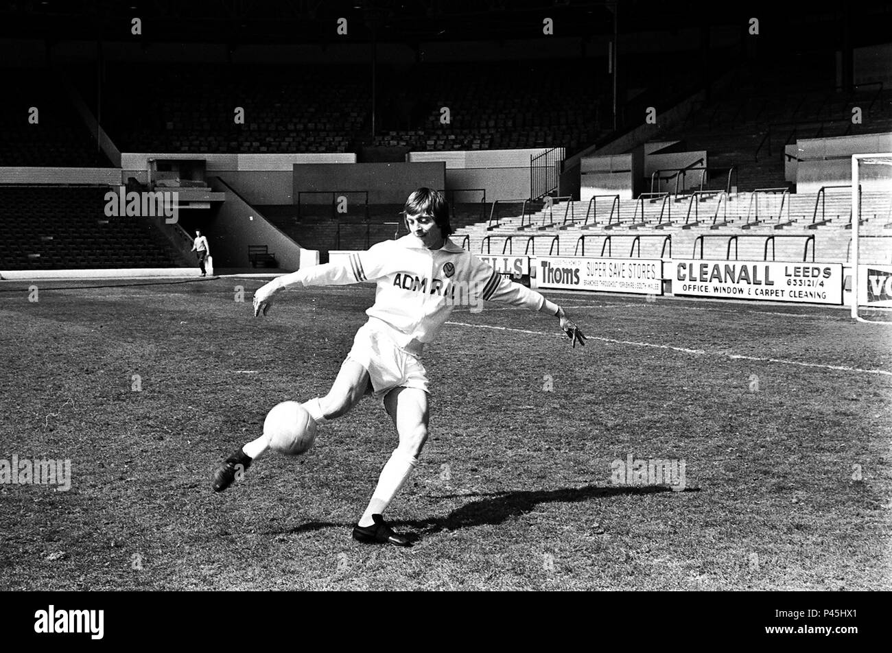 Allan Clarke training 1974 Leeds United Stock Photo - Alamy