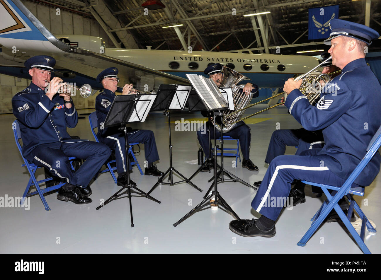 Lt gen sam d cox hi-res stock photography and images - Alamy