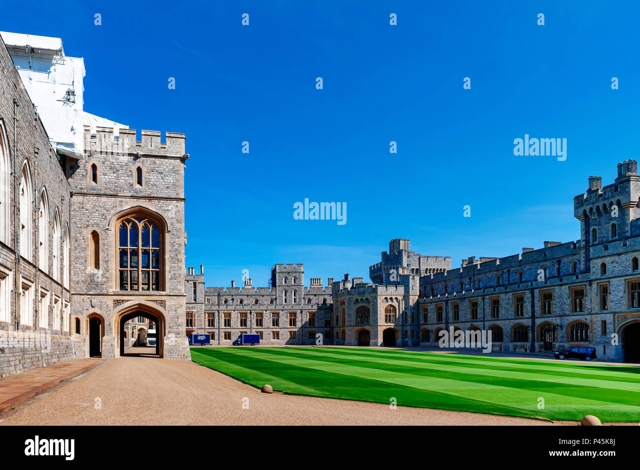 Quadrangle windsor castle hi-res stock photography and images - Alamy