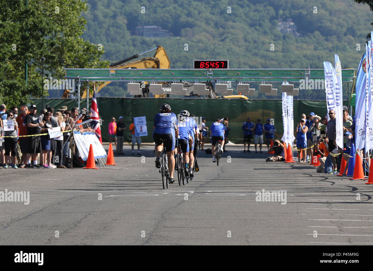 Cyclists complete their third lap in the women’s 10k race at the 2016 ...