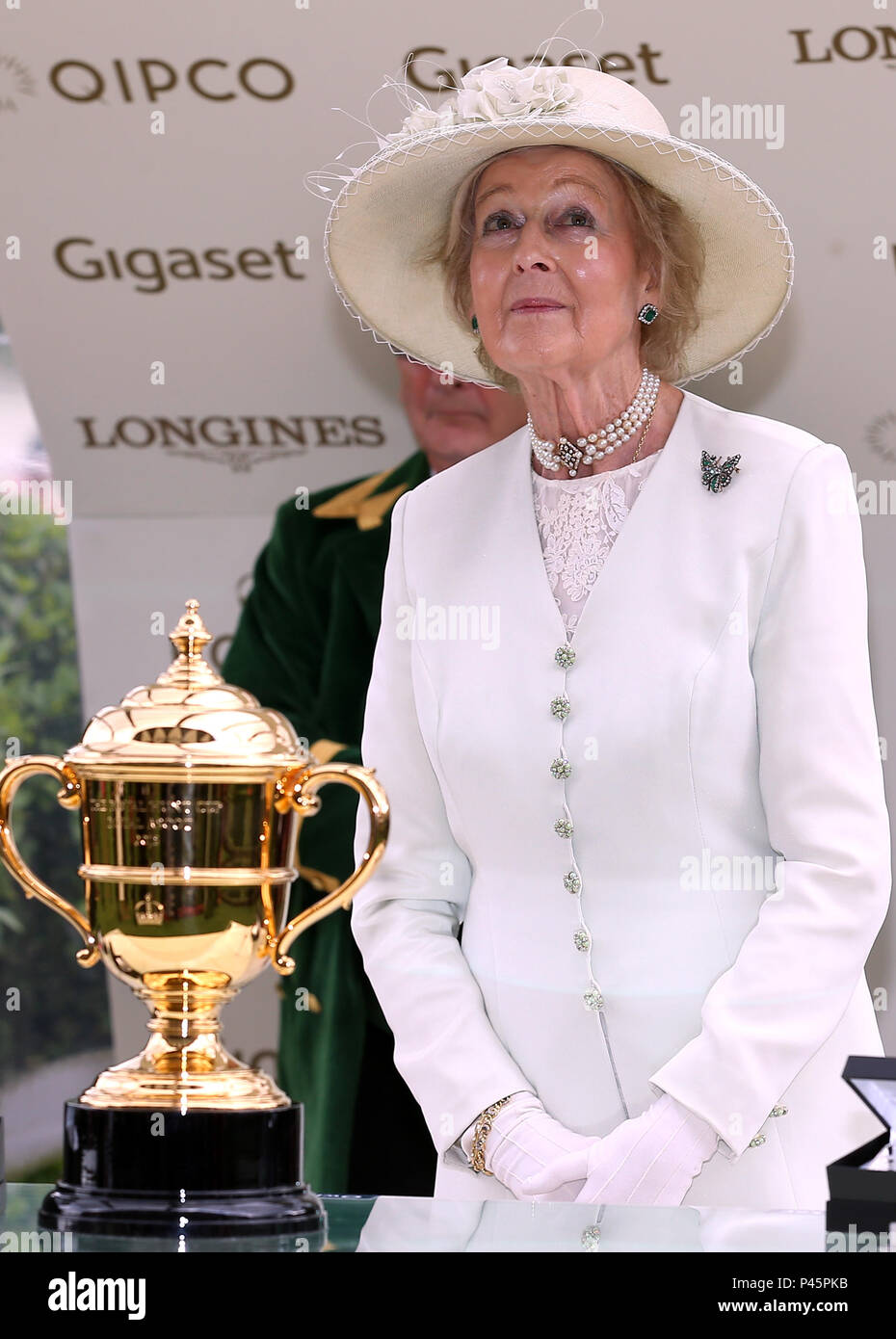 Princess alexandra presents prize hi-res stock photography and images ...