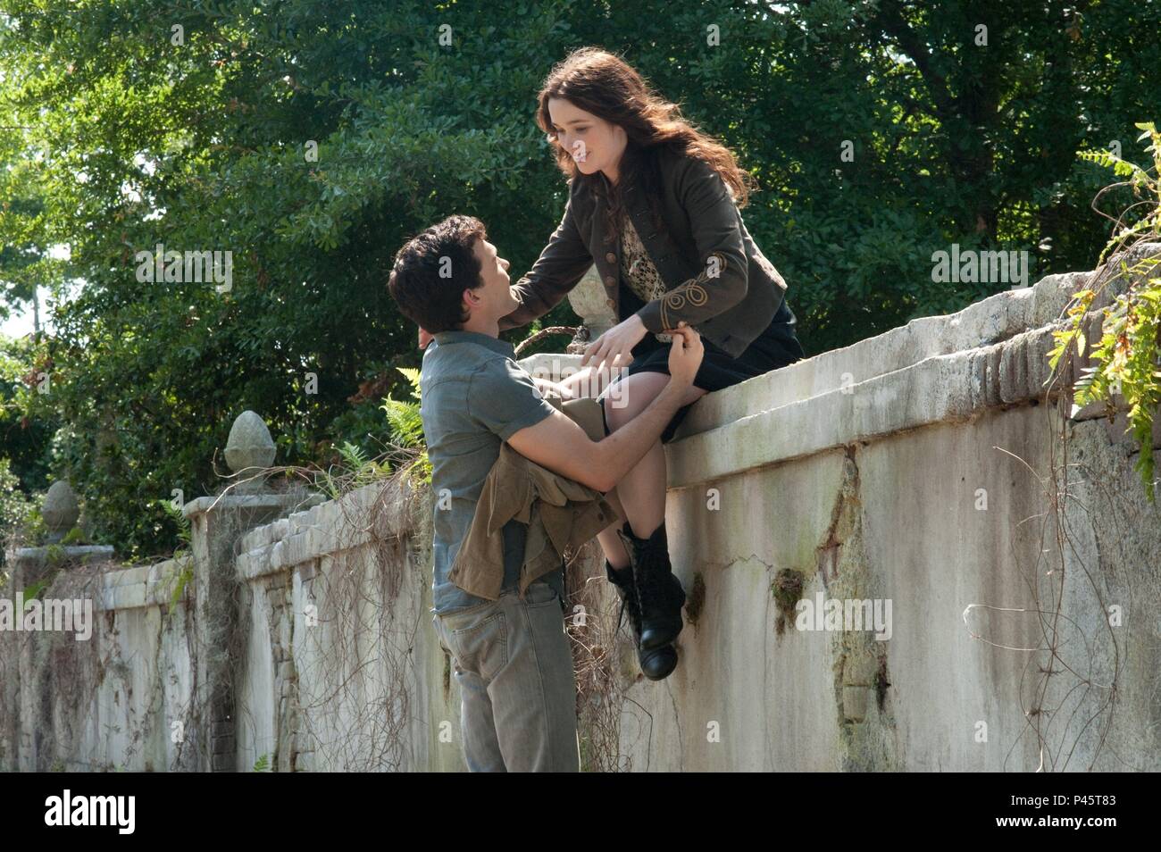 Original Film Title: BEAUTIFUL CREATURES. English Title: BEAUTIFUL ...