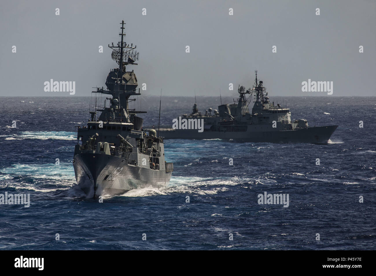 HMAS Warramunga and HMNZS Te Kaha conduct Officer of the Watch ...
