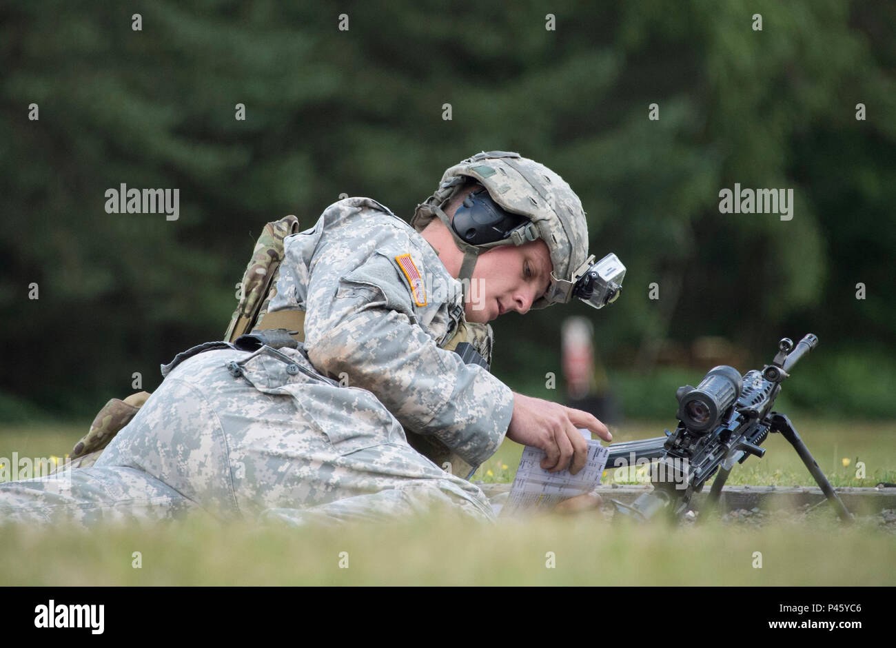Army training pirbright hi-res stock photography and images - Alamy