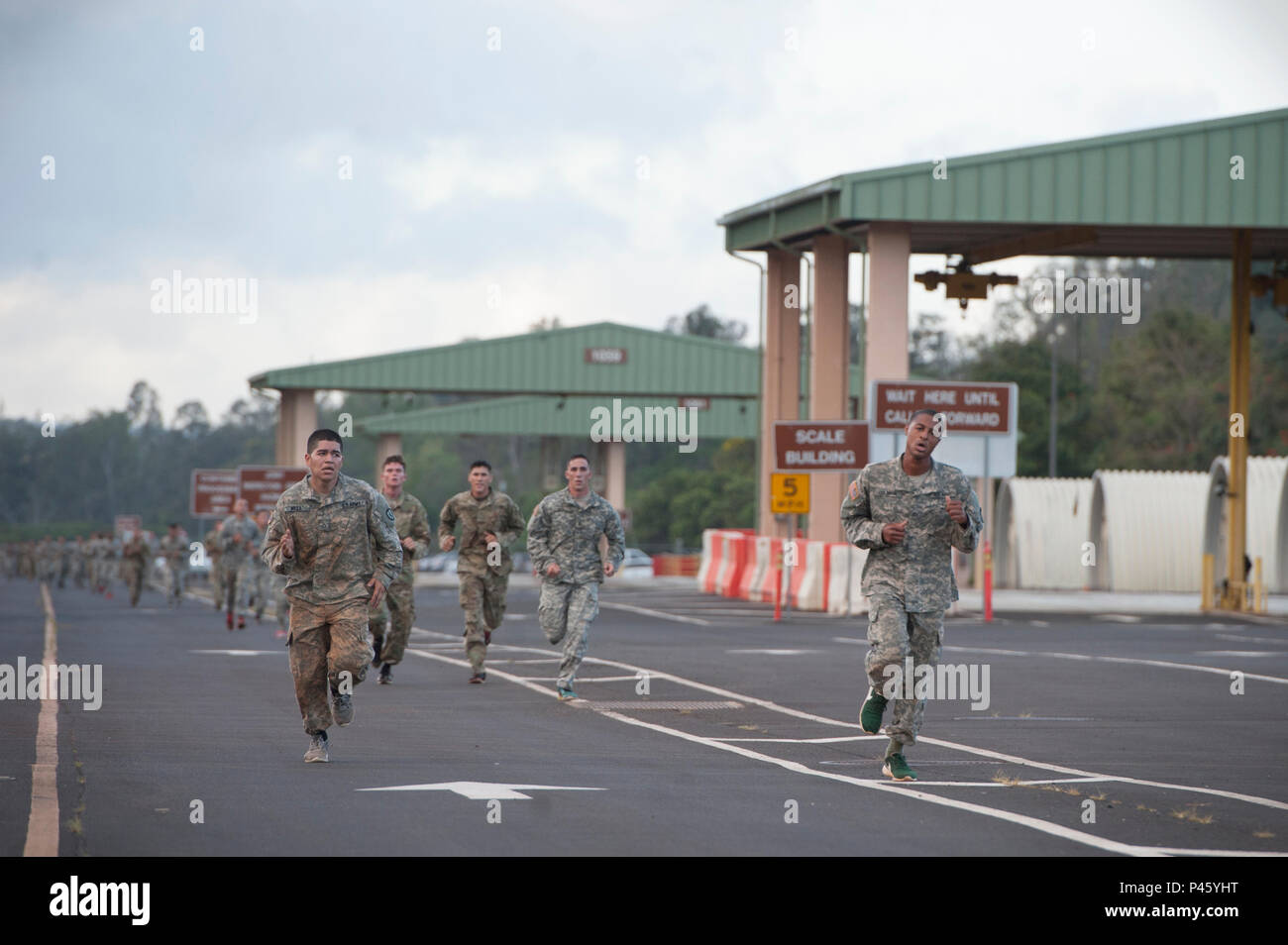 Lightning academy air assault school hi-res stock photography and ...