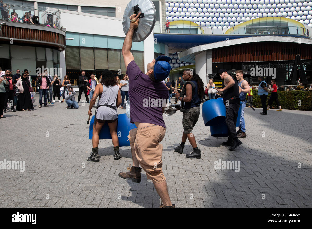 The cast of stomp hi-res stock photography and images - Alamy