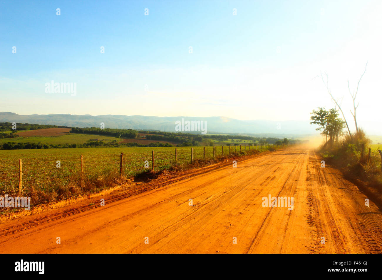 Estrada rural hi-res stock photography and images - Alamy