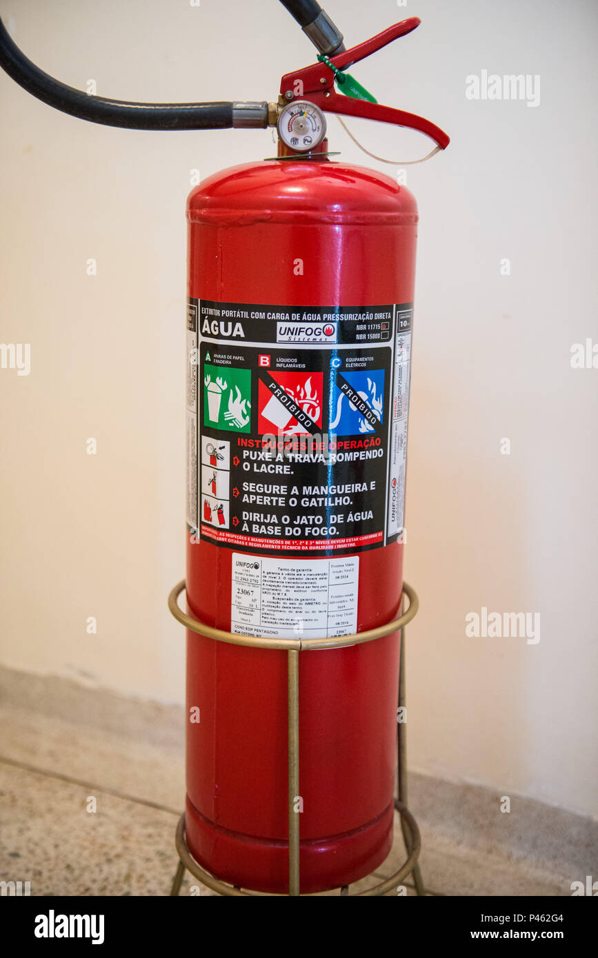 Extintor de agua hi-res stock photography and images - Alamy