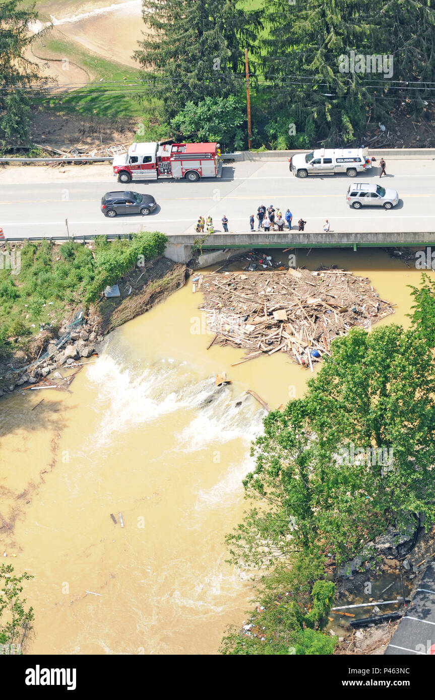 West Virginia Army National Guard Soldiers fly over the Greenbrier ...