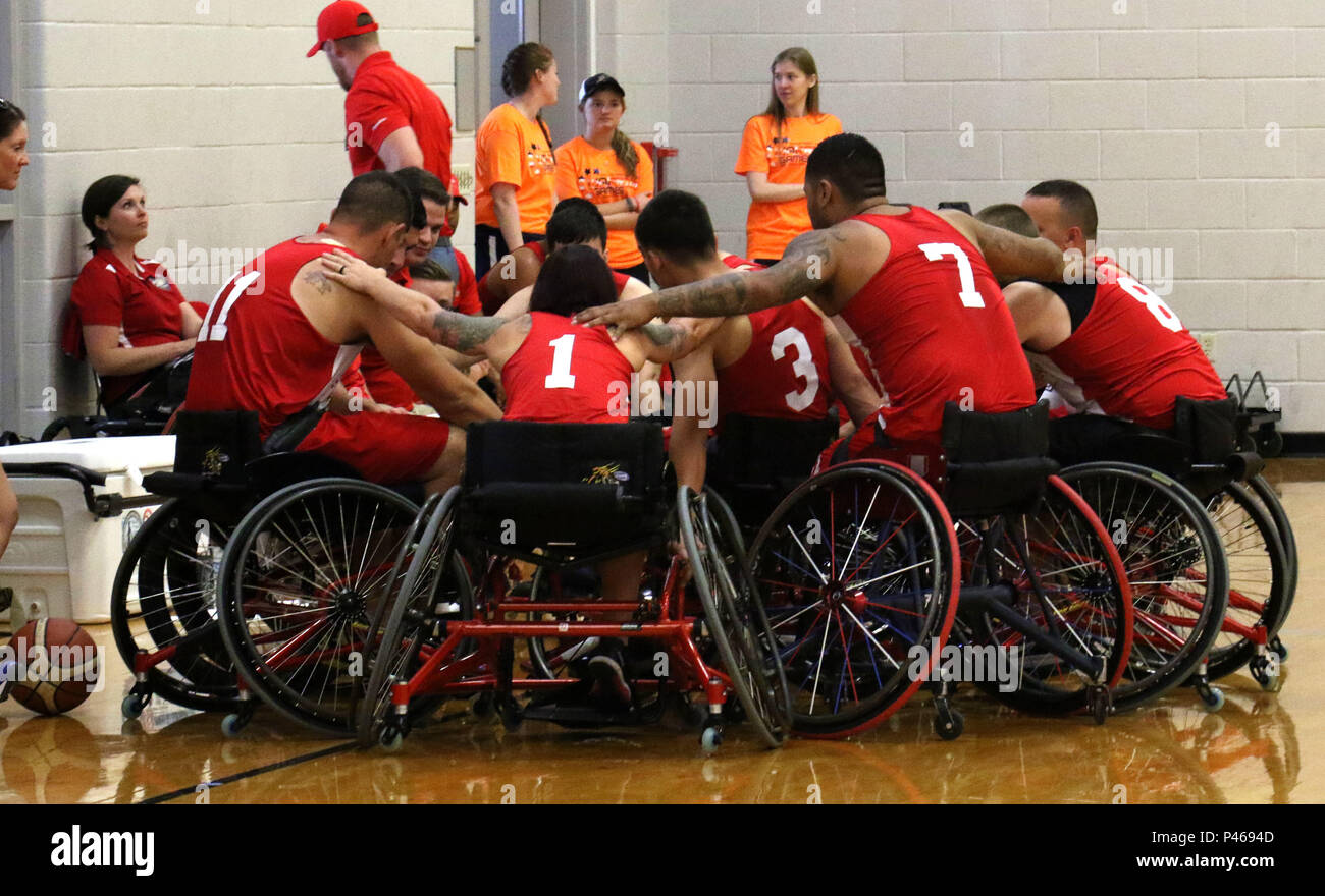 Huddles Basketball Team High Resolution Stock Photography and Images ...
