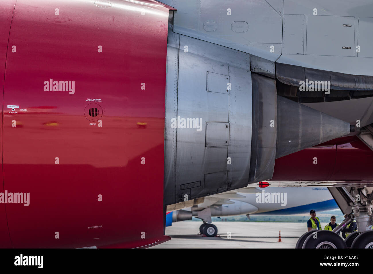 Close up engine of red Boeing 777 Stock Photo - Alamy