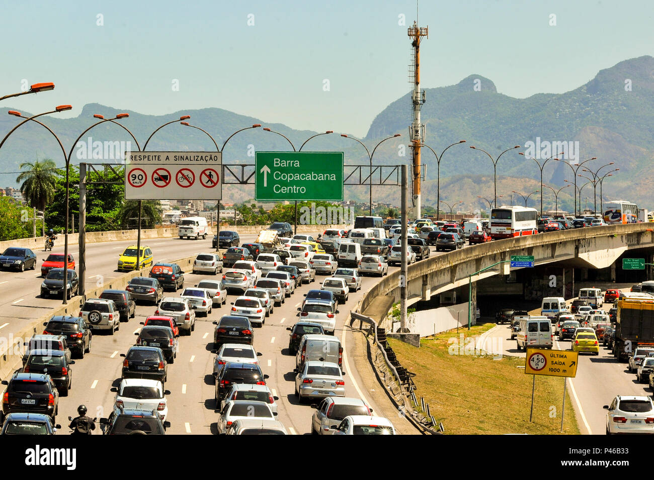 Linha vermelha hi-res stock photography and images - Alamy