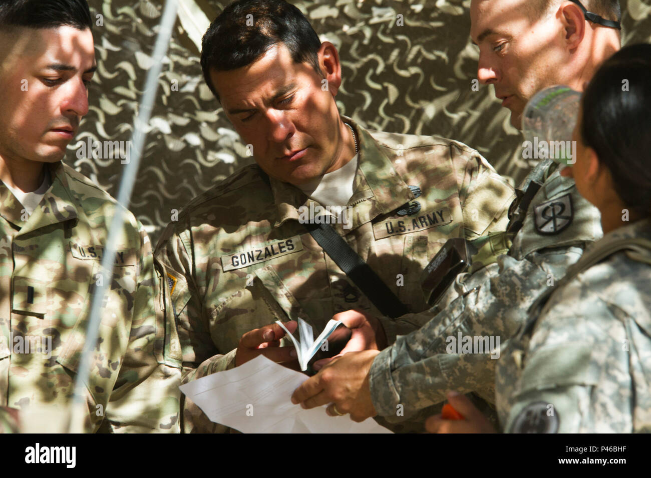Canadian army soldier receives hi-res stock photography and images - Alamy