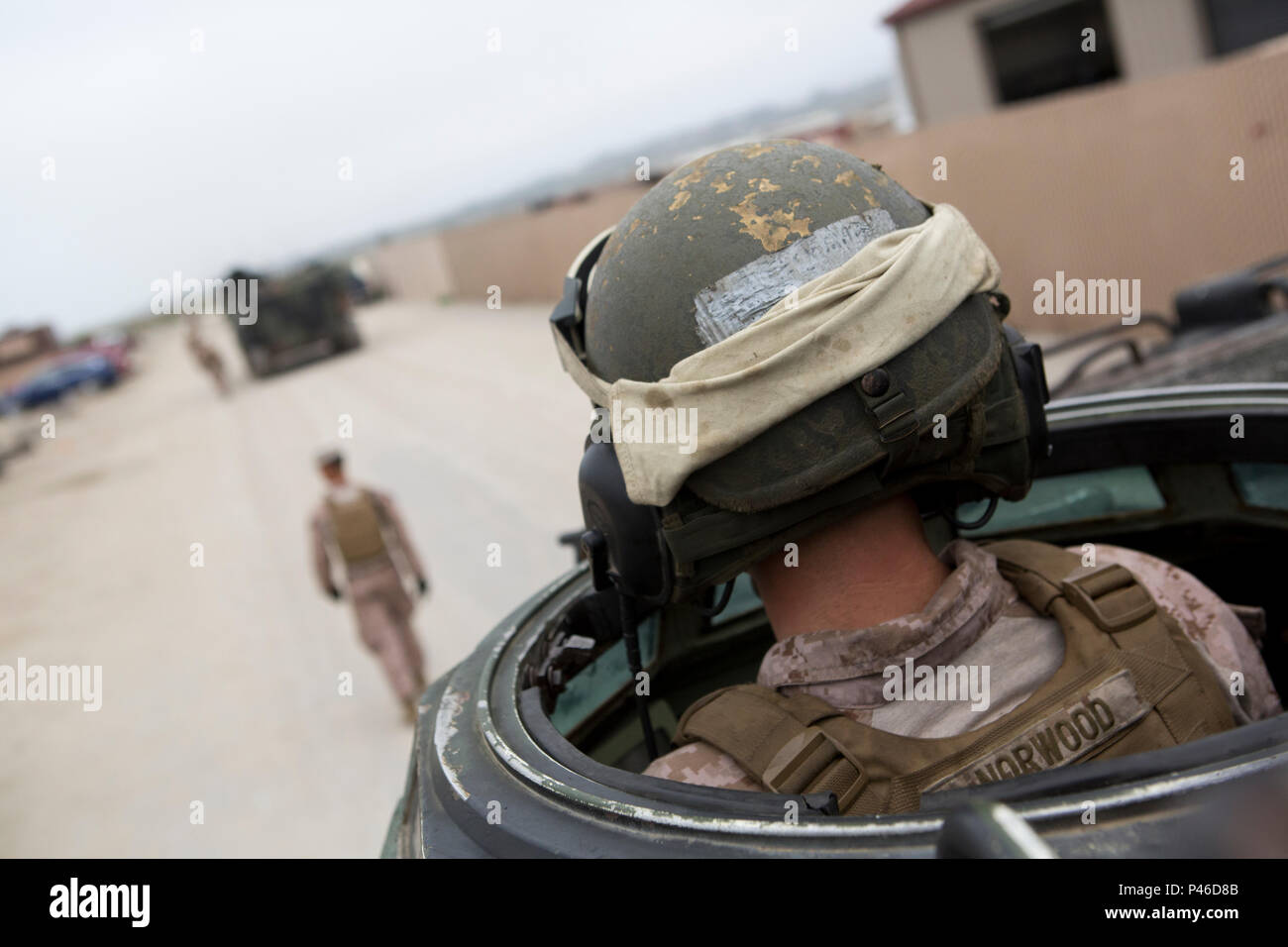 Marines with Headquarters and Service Company, 3D Assault Amphibian ...