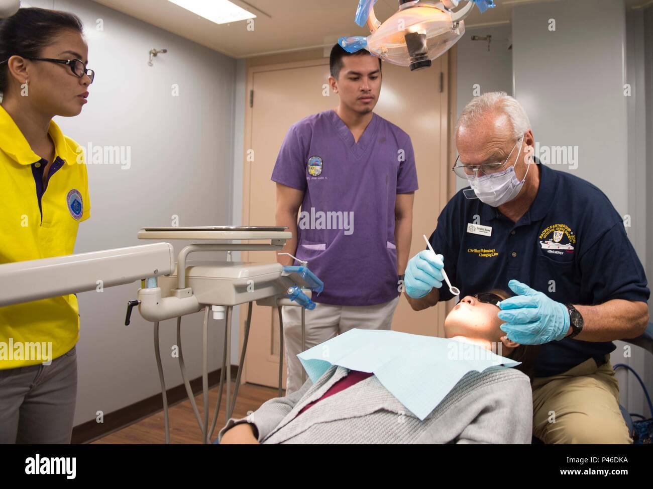 Filipino dentist hi-res stock photography and images - Alamy