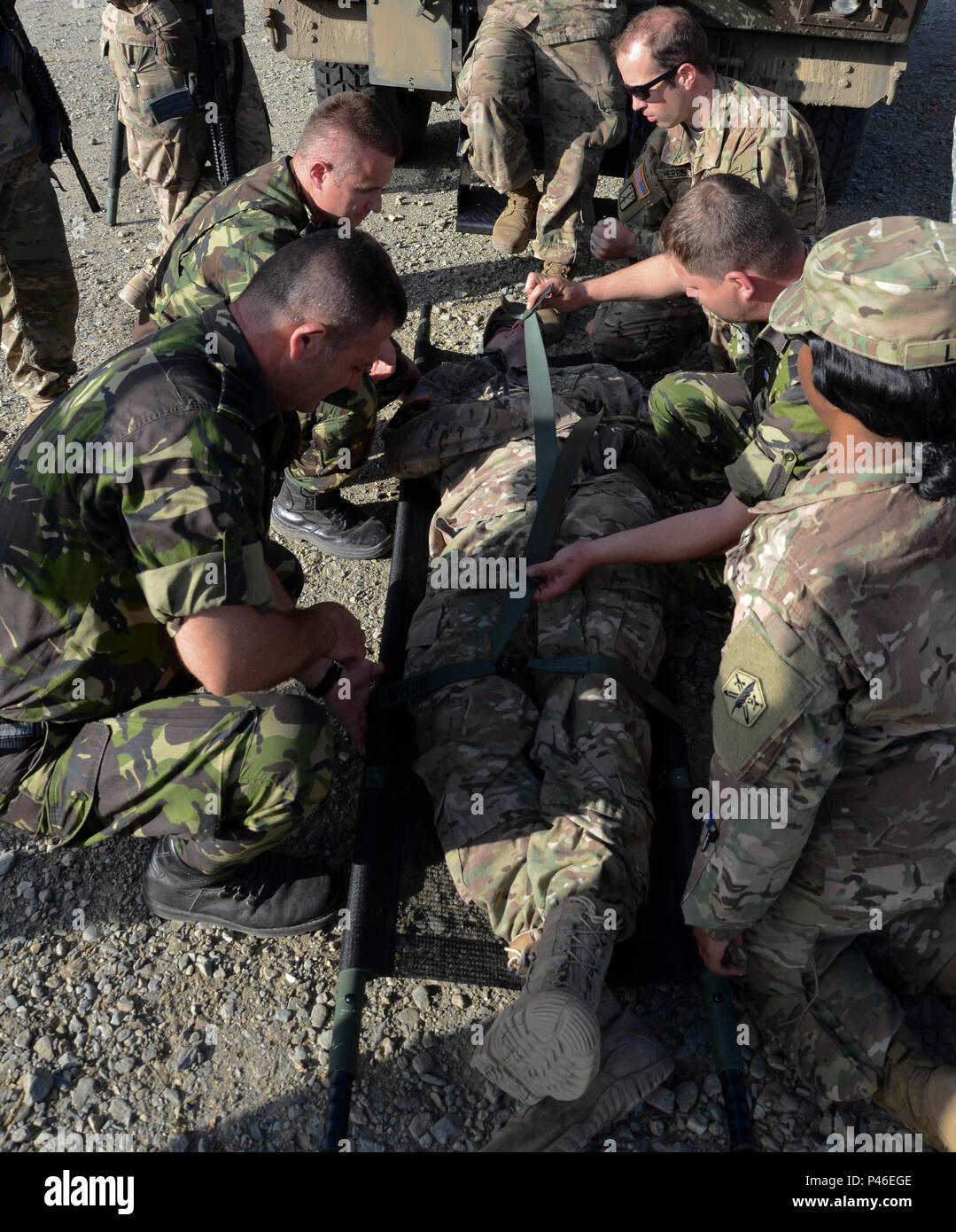 American medics and Romanian Soldiers from 1st CIMIC, Civil Military ...