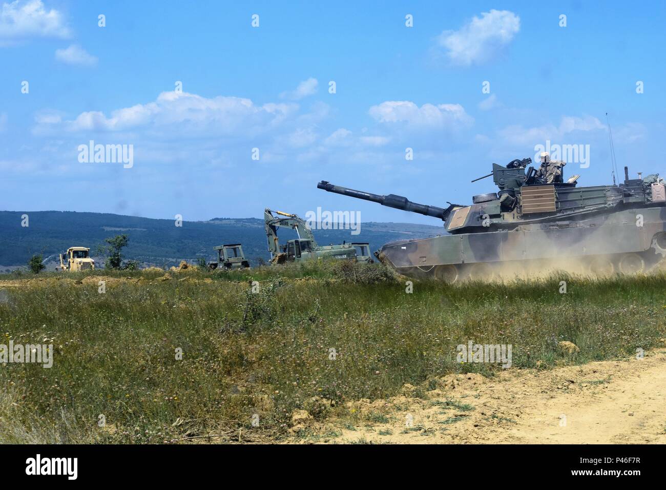 M1a1 abrams tank drives hi-res stock photography and images - Alamy