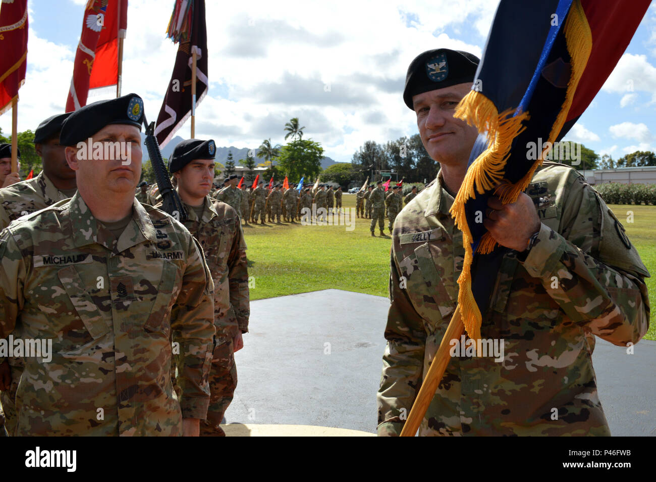 Col. Scott Kelly, outgoing commander, 3rd Brigade Combat Team, 25th ...