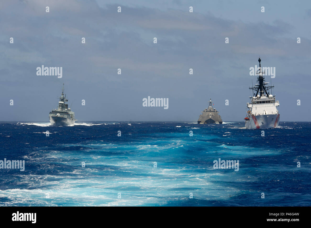 Hmcs calgary ffh 335 hi-res stock photography and images - Alamy