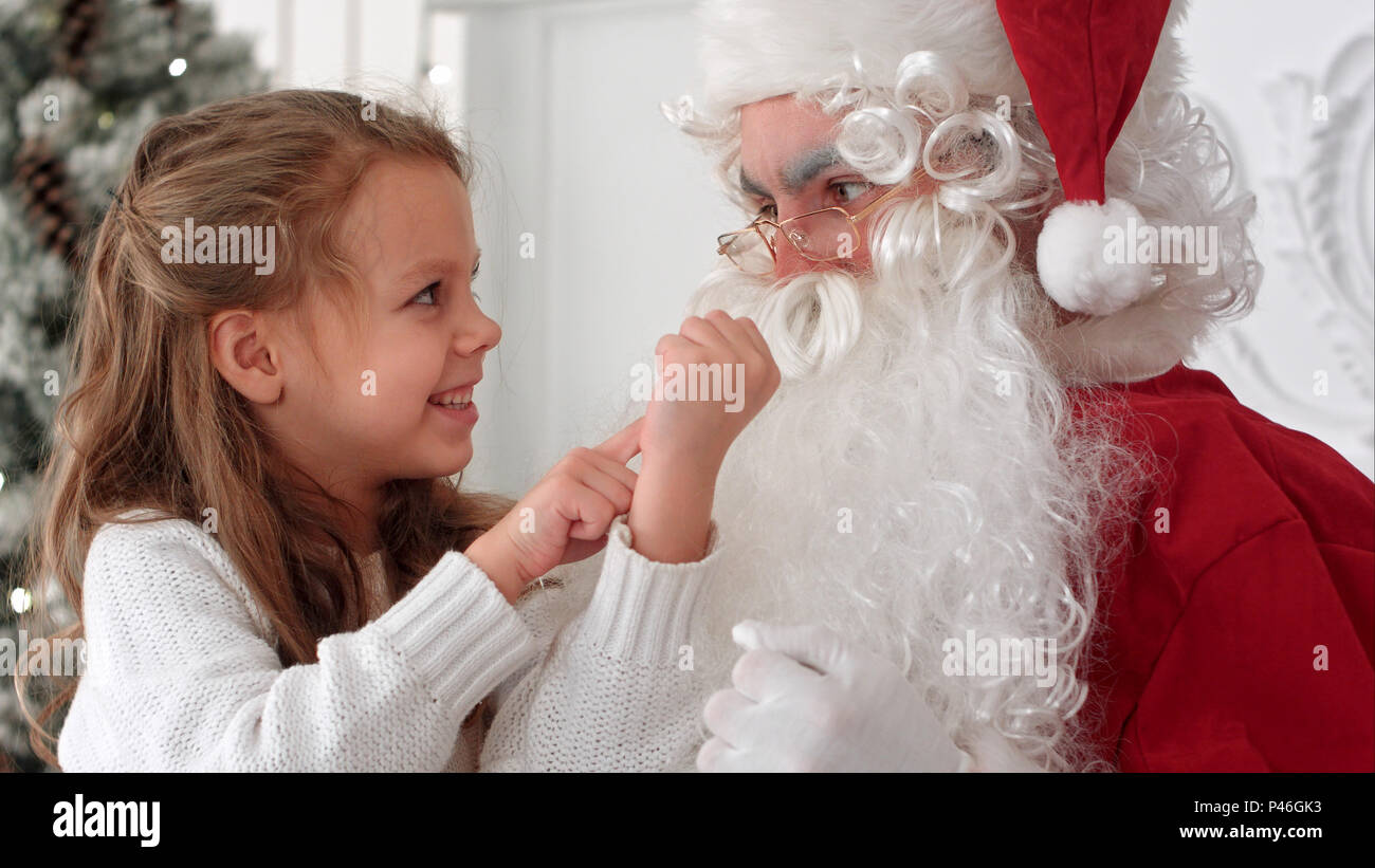 Disappearing trick hi-res stock photography and images - Alamy