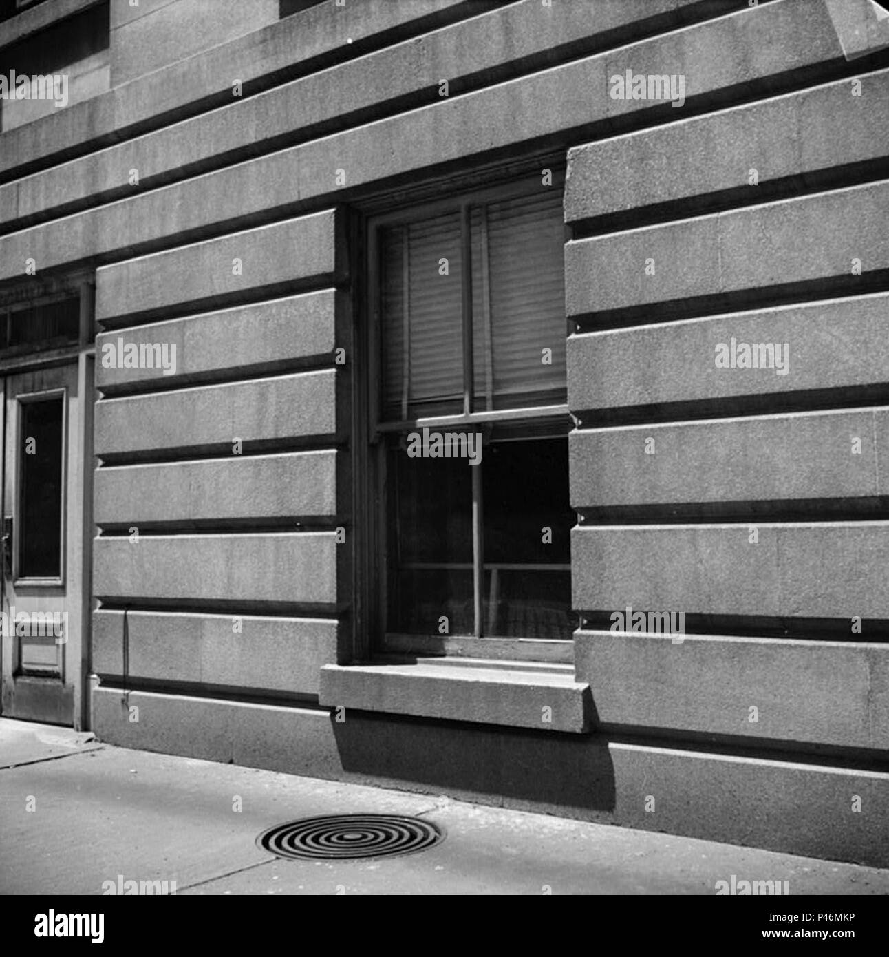 11. DETAIL, GROUND FLOOR, WINDOW Stock Photo - Alamy