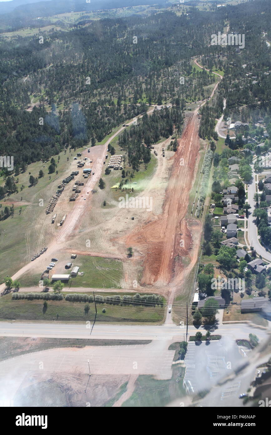 Soldiers of the 133rd Engineer Company, Wyoming Army National Guard ...