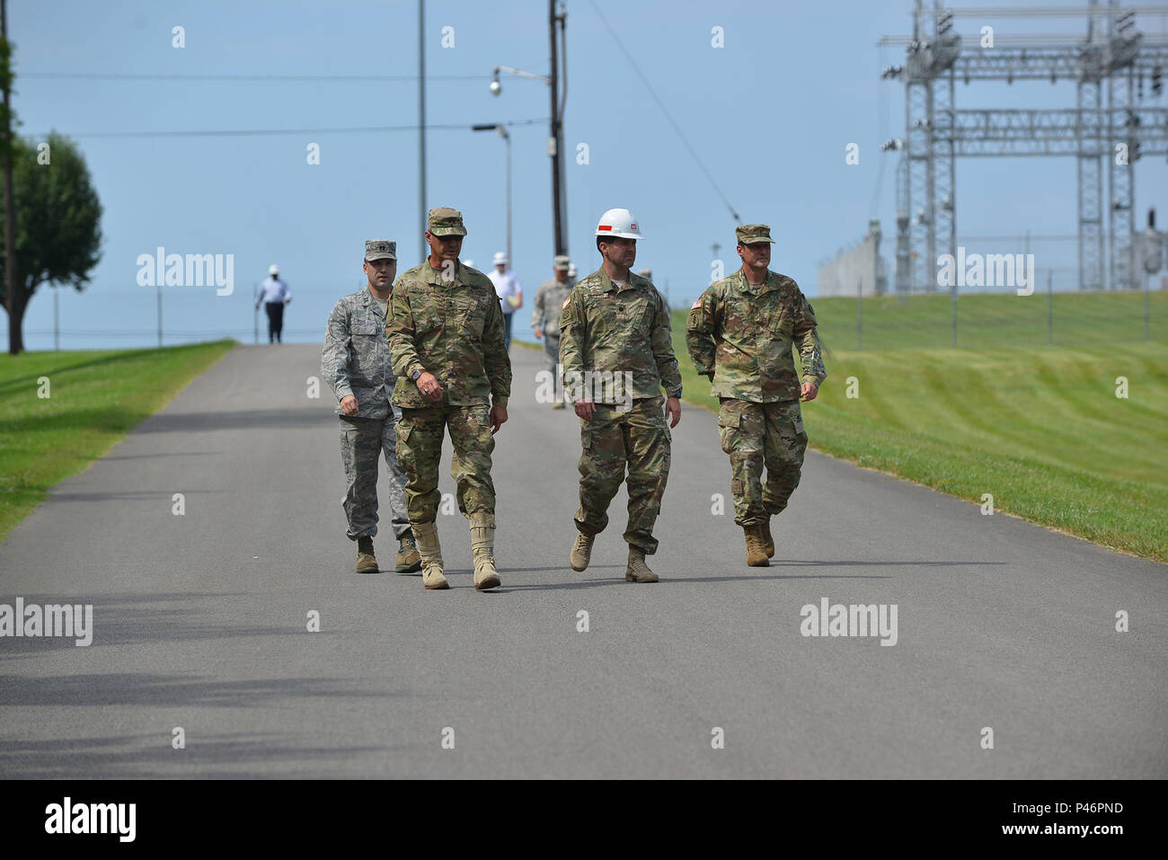 Corps of Engineers and Tennessee National Guard officials escort Maj ...
