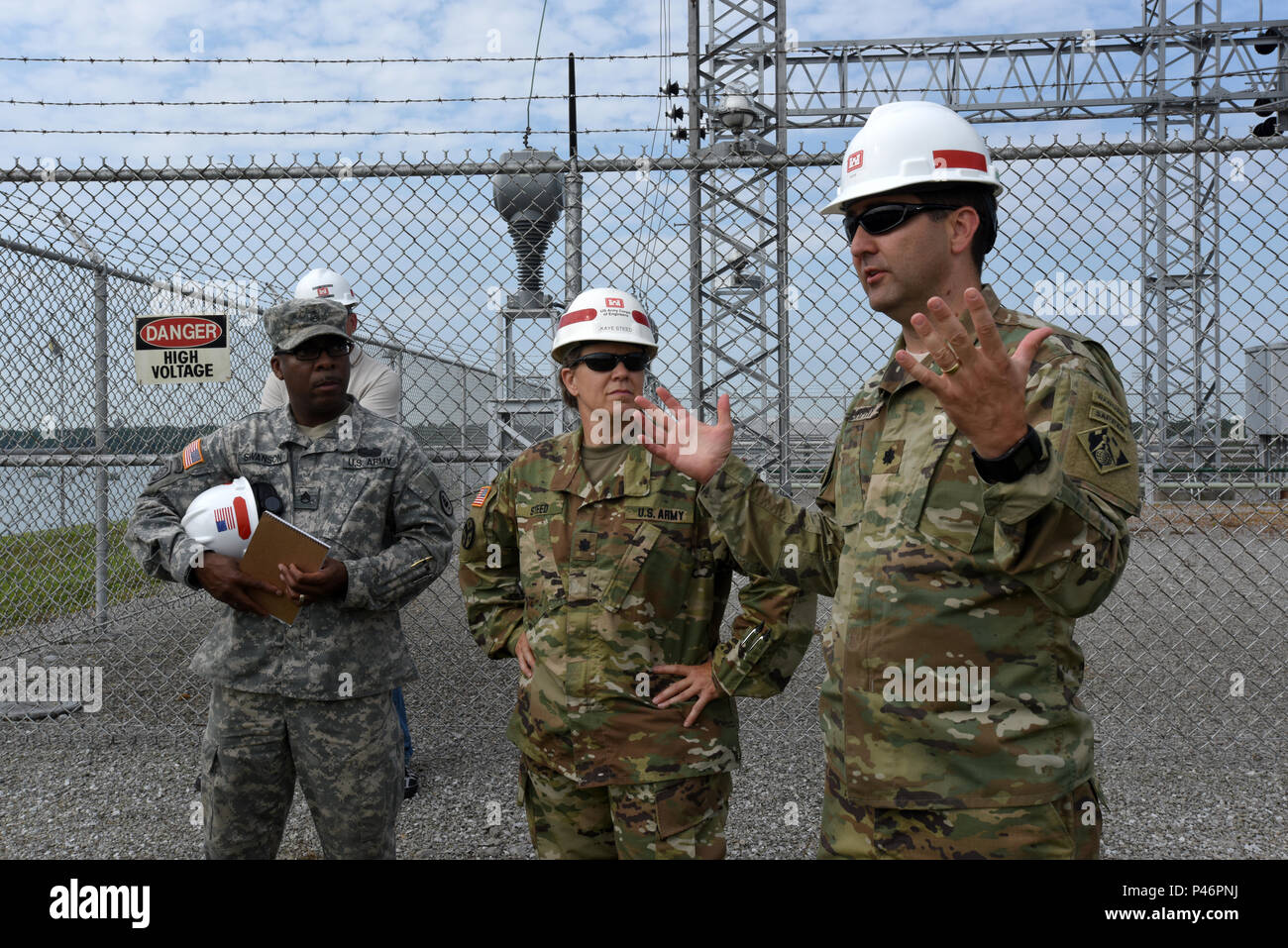 (Lt. Col. Stephen Murphy (Right), U.S. Army Corps of Engineers ...