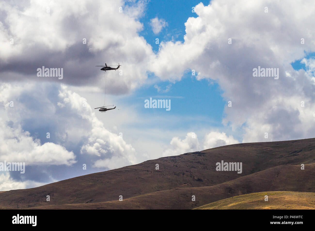 U.S. Army UH-60M Black Hawk helicopter Pilots and Crew Chiefs, assigned ...