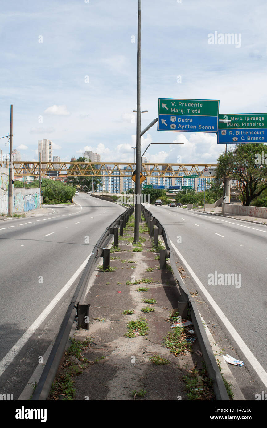 Transito urbano hi-res stock photography and images - Alamy