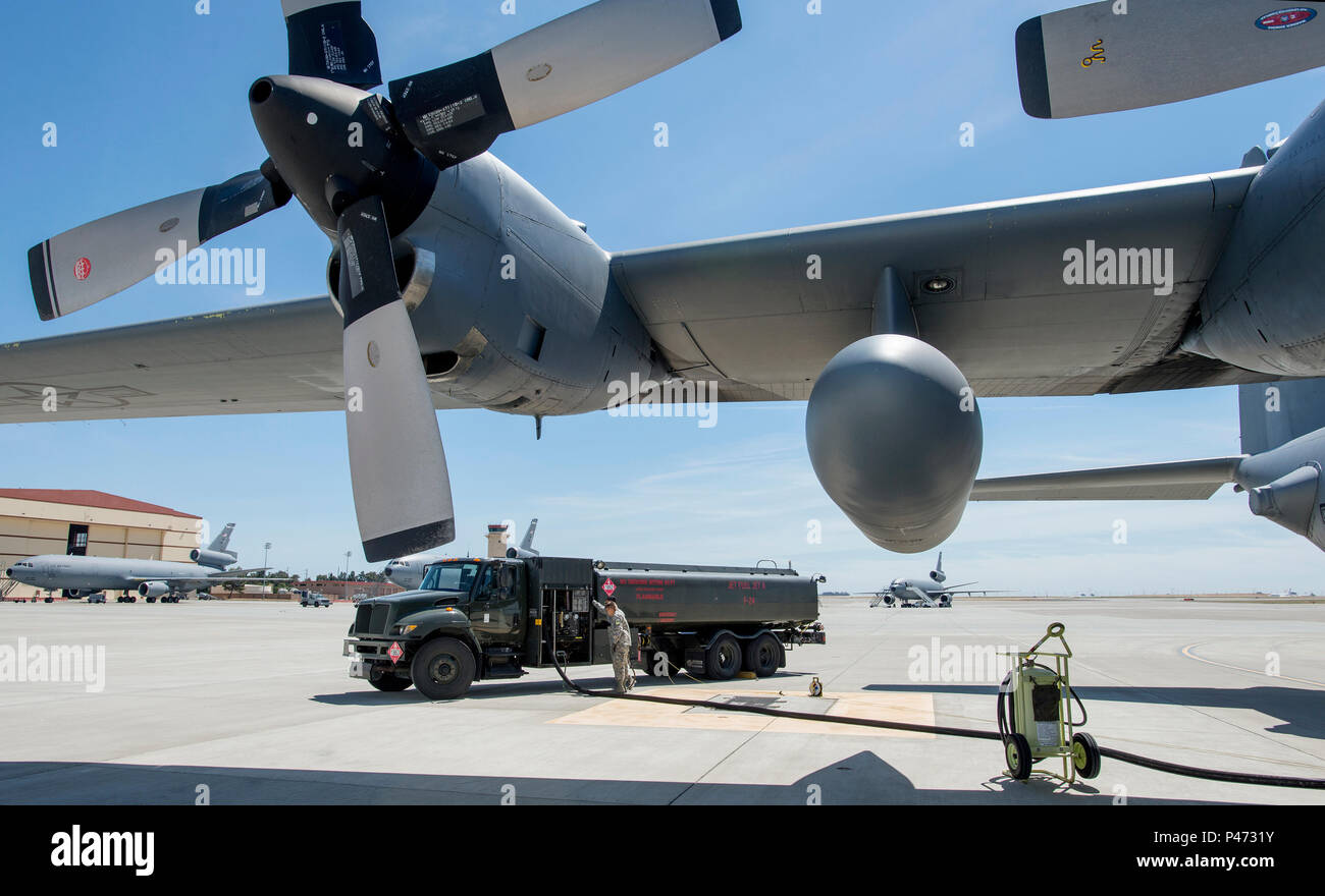A U. S. Air Force National Guard C-130 Hercules gets refueled on the ...
