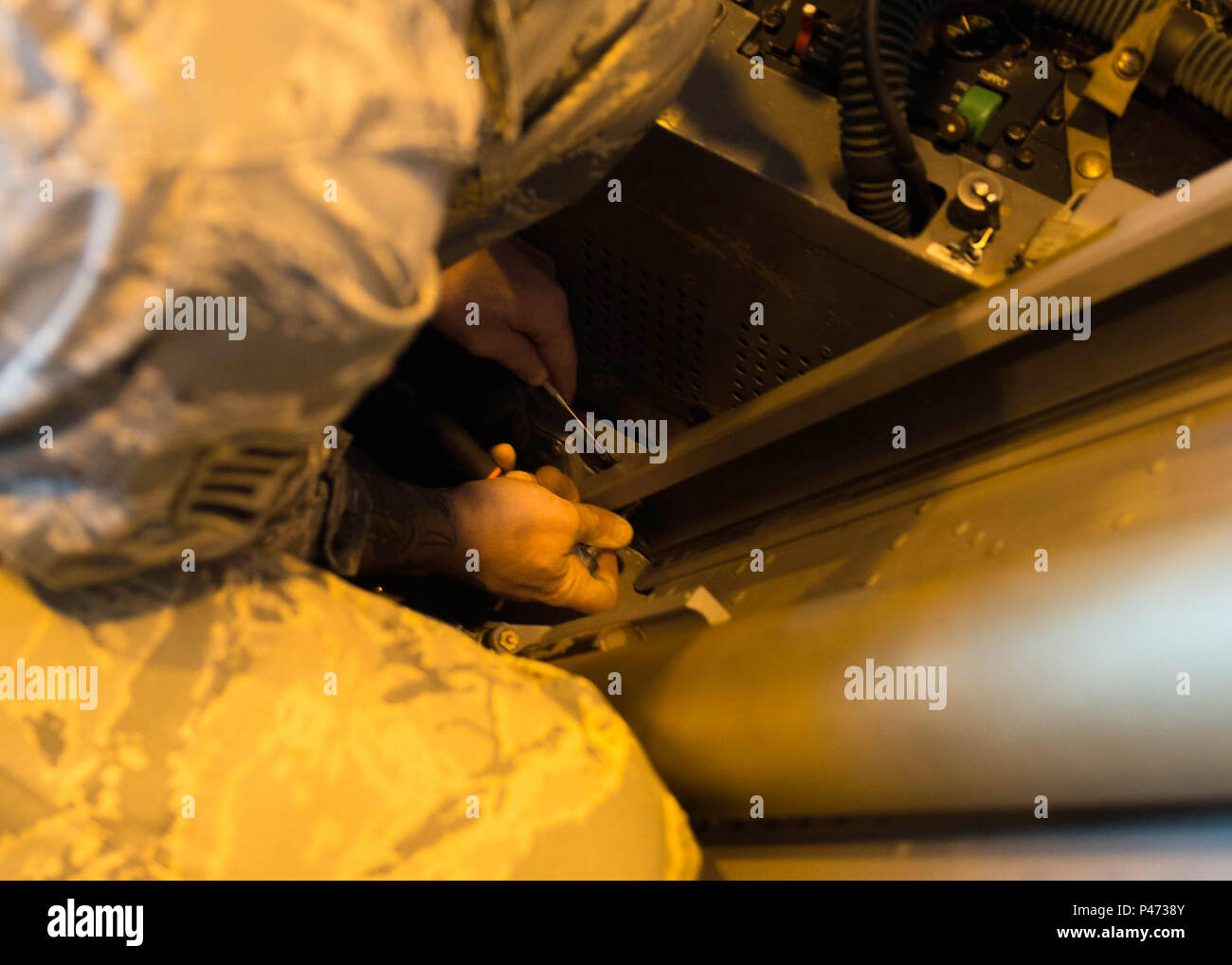 F 16 ejection seat hi-res stock photography and images - Alamy