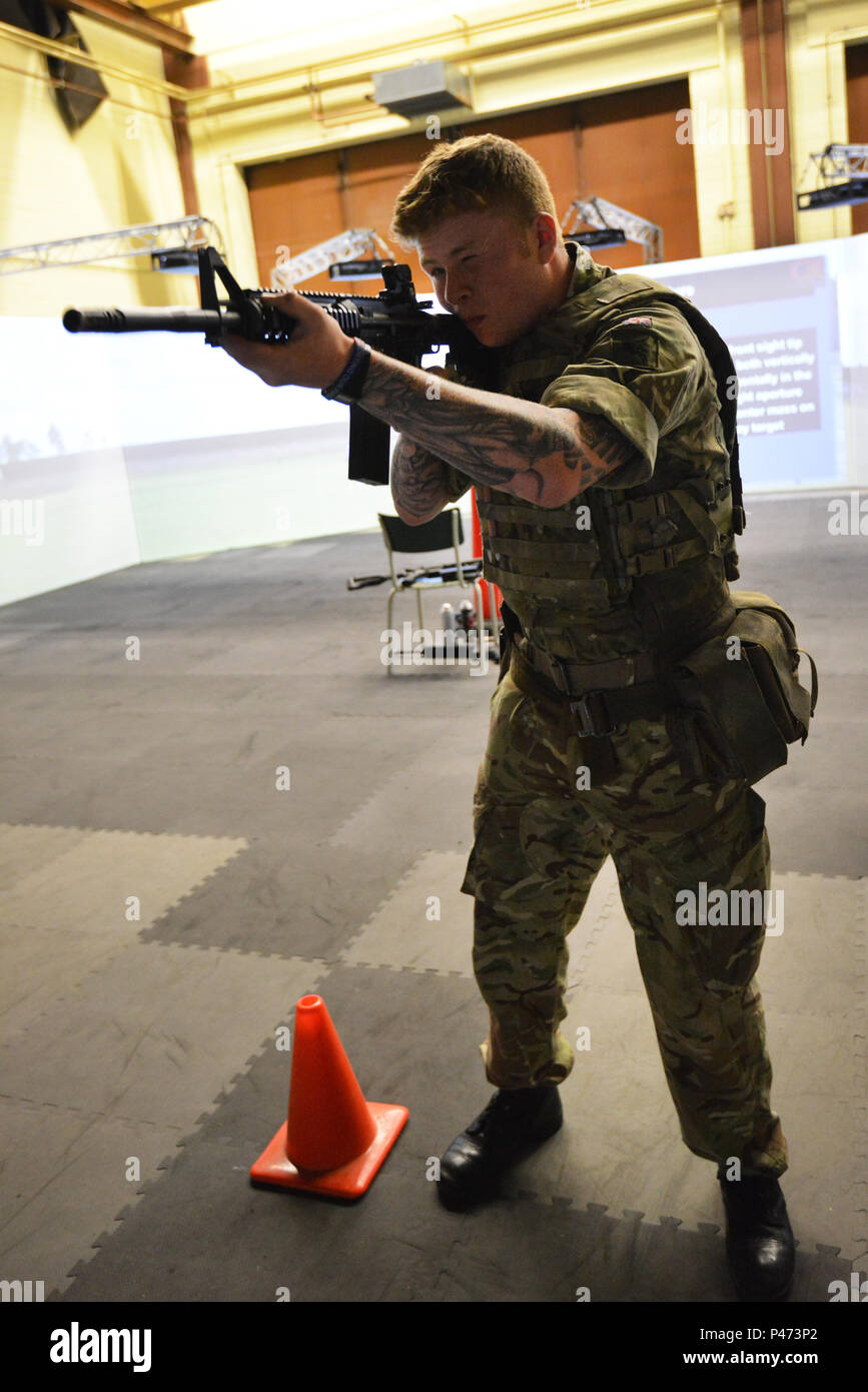 Gunfighter gymnasium hi-res stock photography and images - Alamy