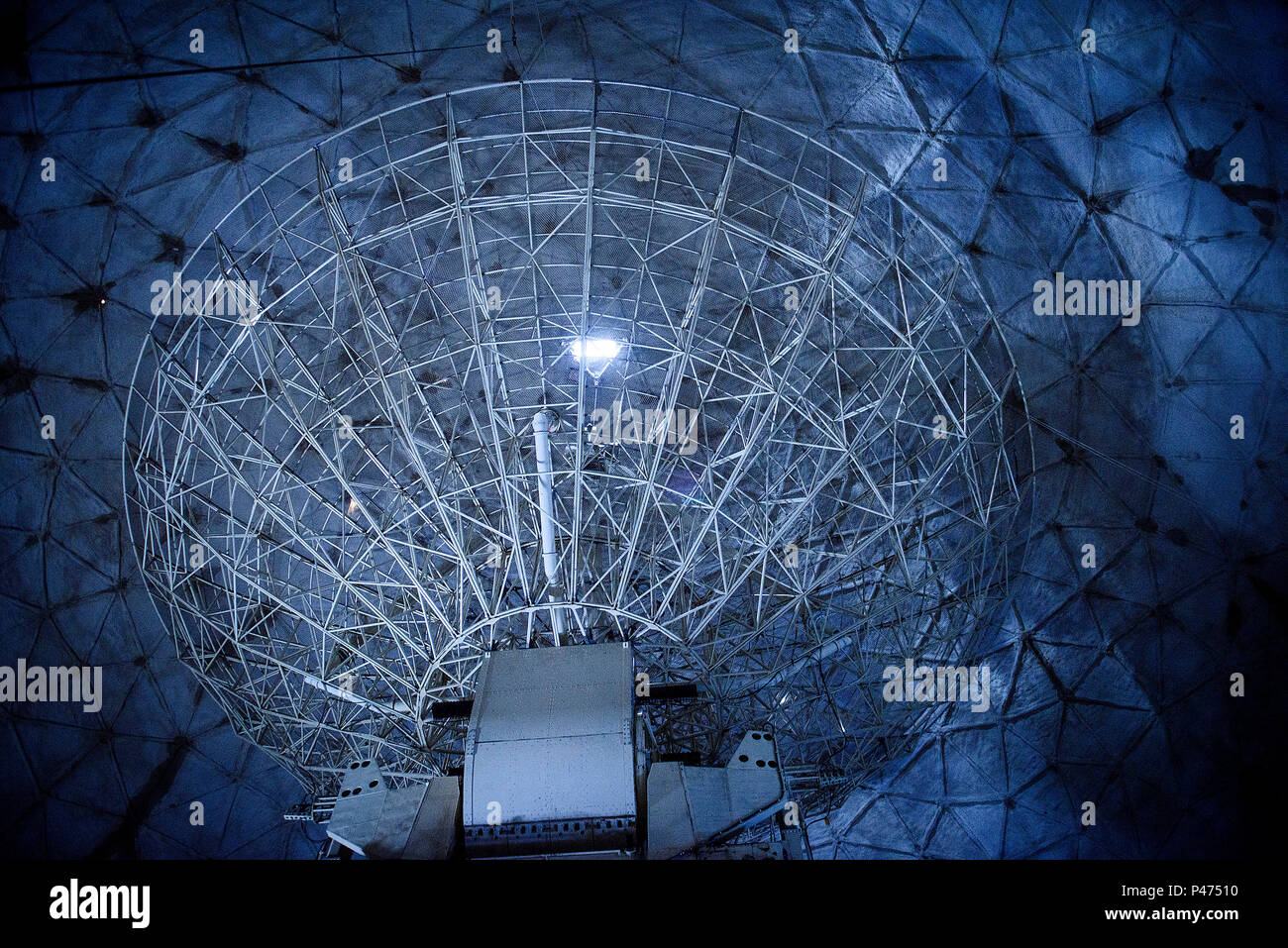 Phased array radar hi-res stock photography and images - Alamy