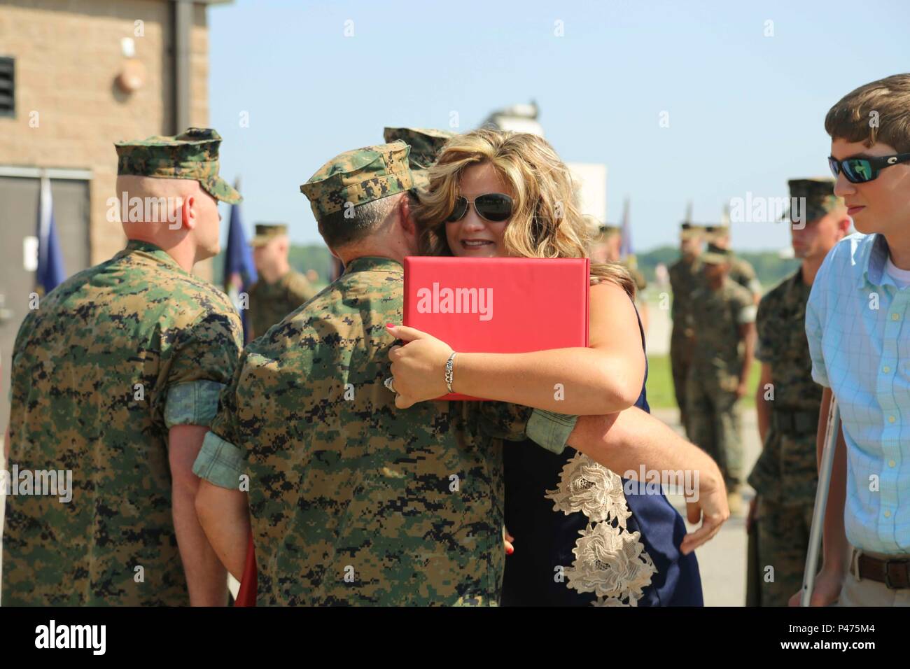 U.S. Marine Corps Chief Warrant Officer 3 William D. Thompson retires ...