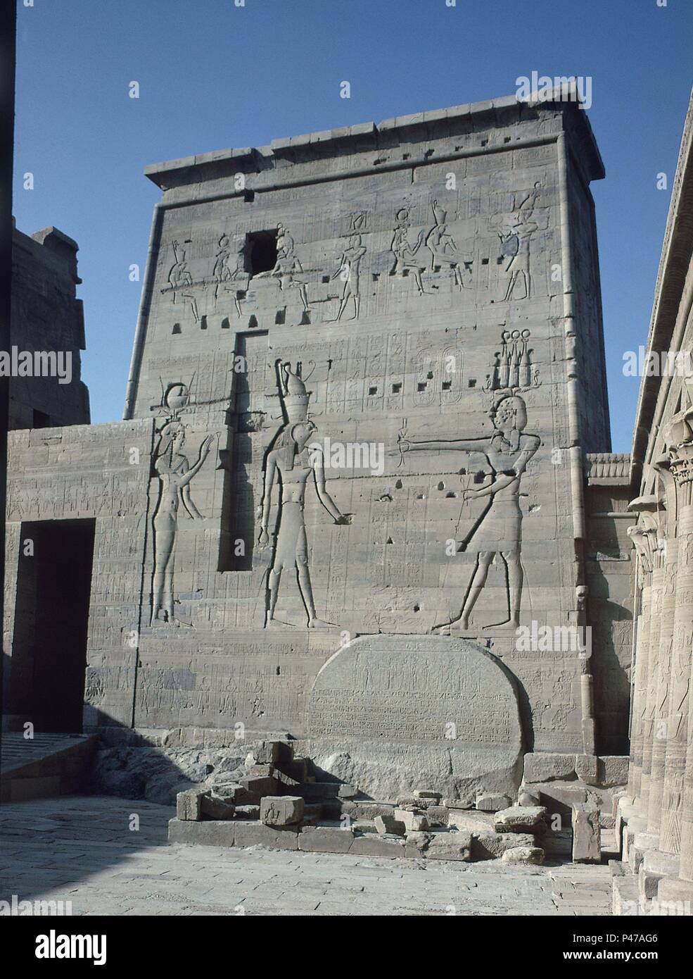 Relieves de egipto hi-res stock photography and images - Alamy