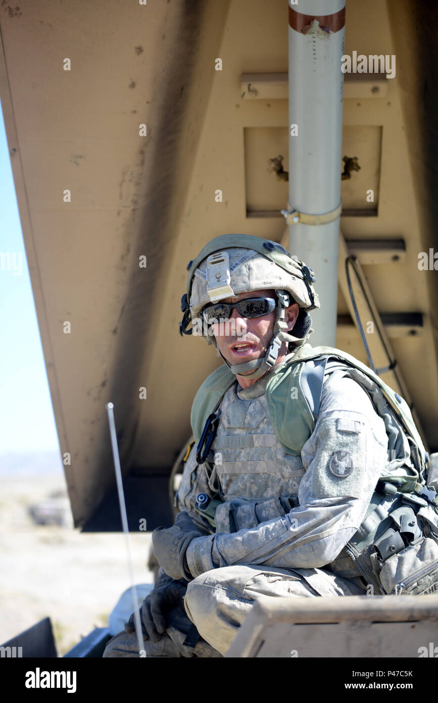 Soldiers of the 334th Brigade Engineer Battalion, prepare for a live ...