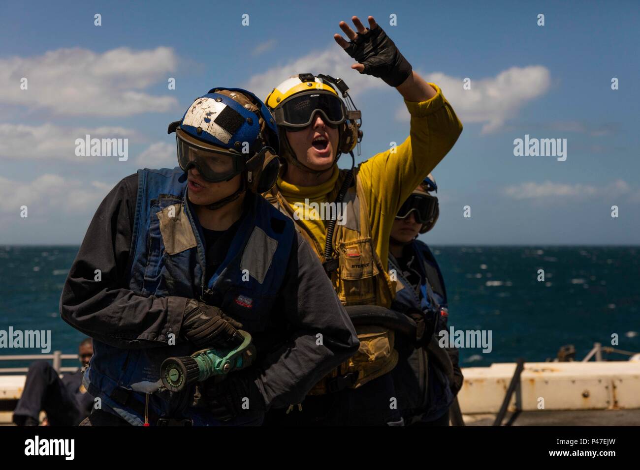 160618-N-GG458-087 ATLANTIC OCEAN (June 18, 2016) Interior ...