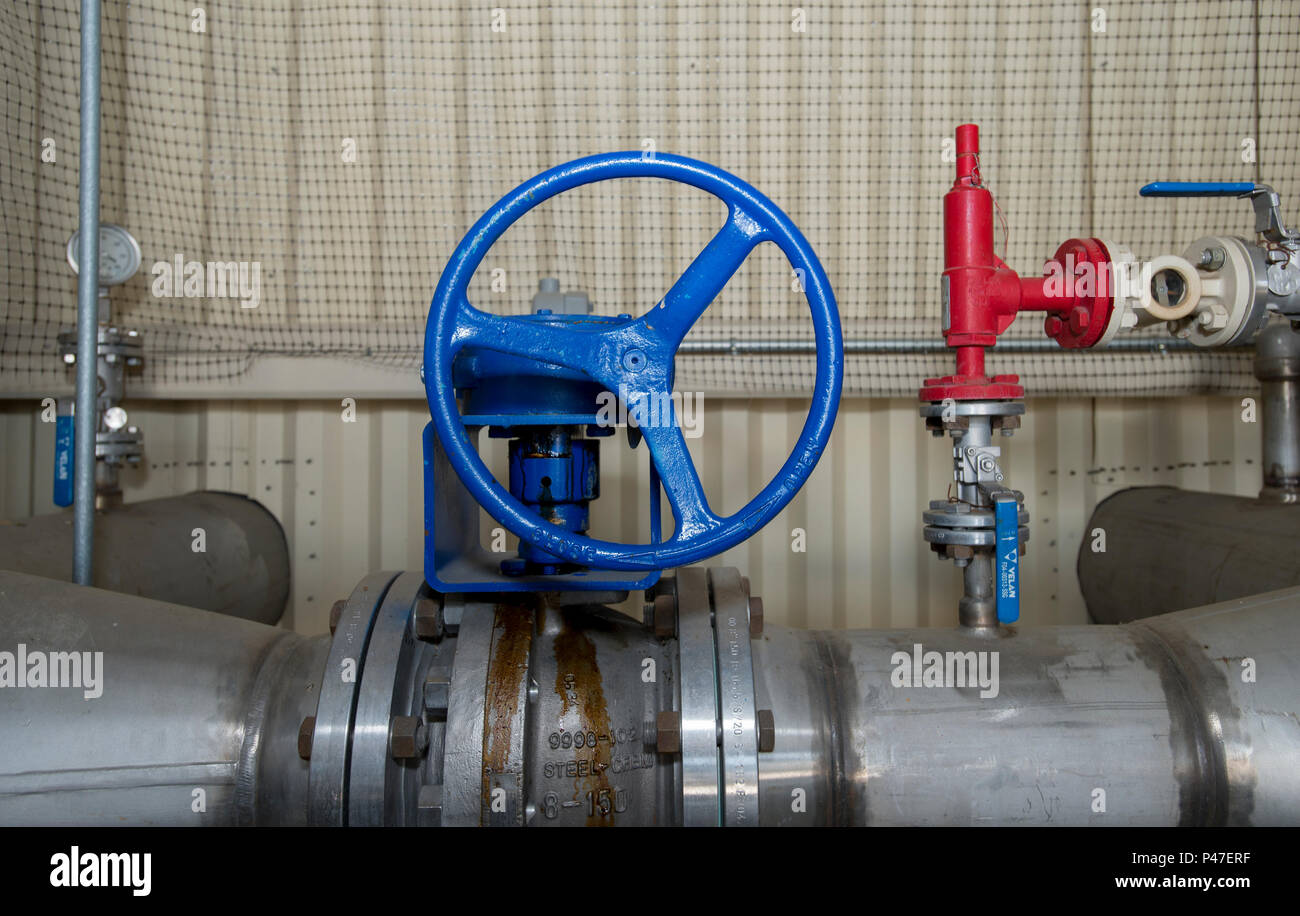 Full port ball valve hi-res stock photography and images - Alamy