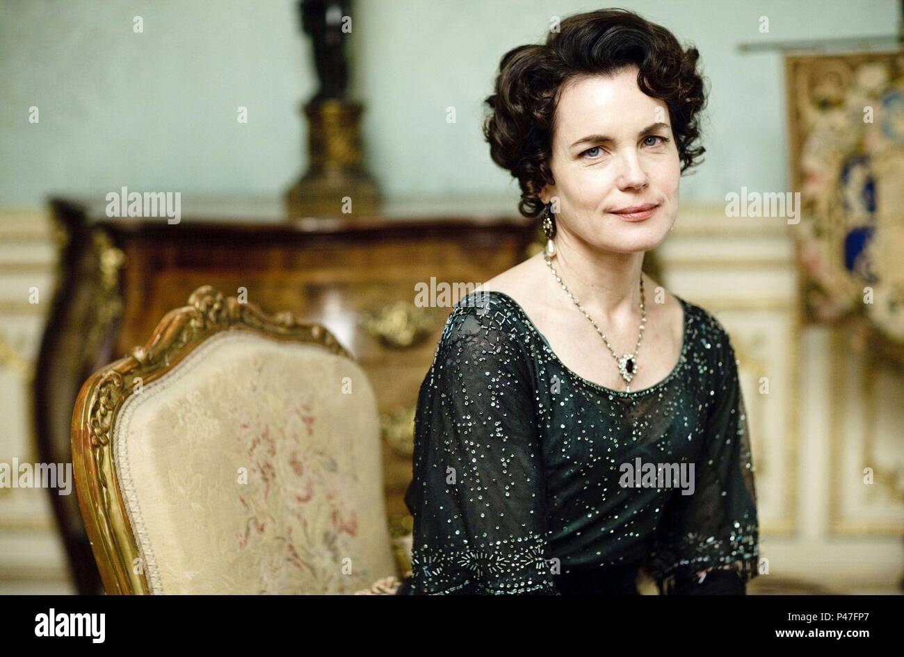 Elizabeth mcgovern downton abbey hi-res stock photography and images ...