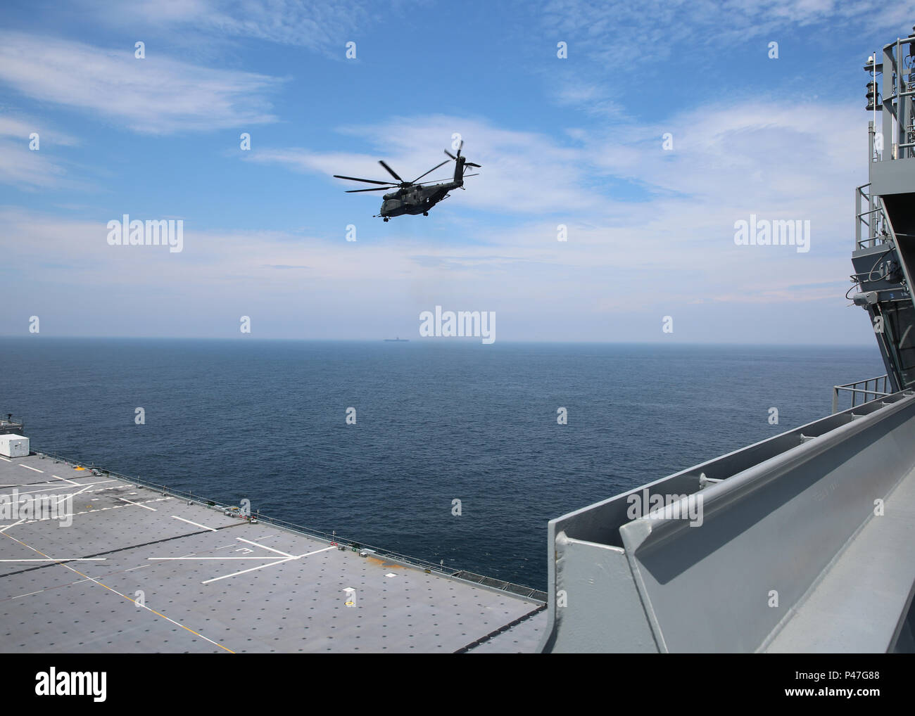 ATLANTIC OCEAN (June 16, 2016)- A U.S. Navy MH-53 Sea Dragon helicopter ...