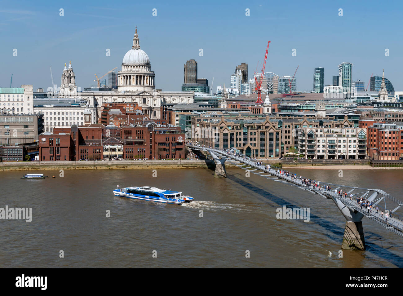 Bridge linking bankside with the city of london hi-res stock ...