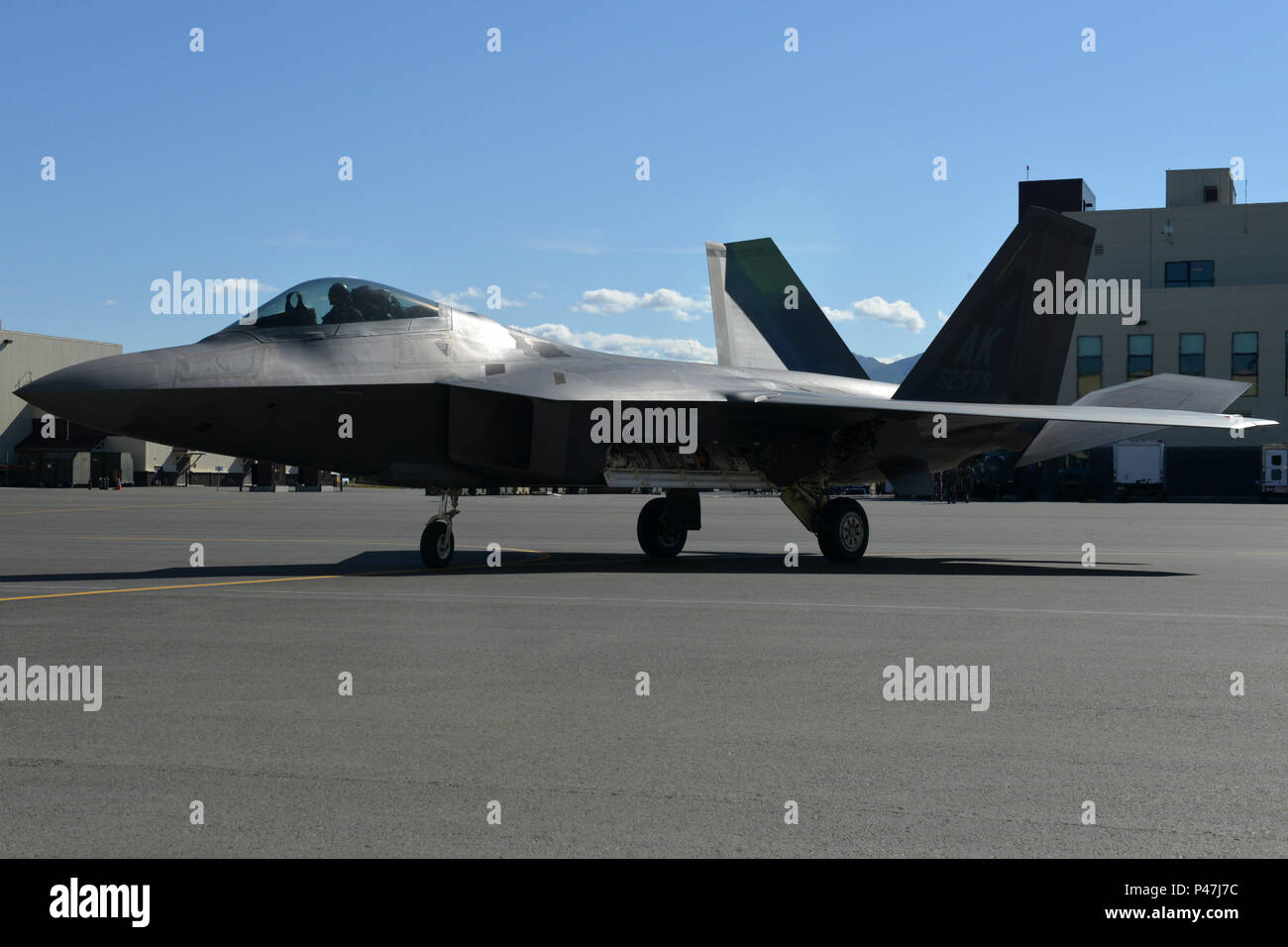 Twin pratt whitney f119 engines hi-res stock photography and images - Alamy