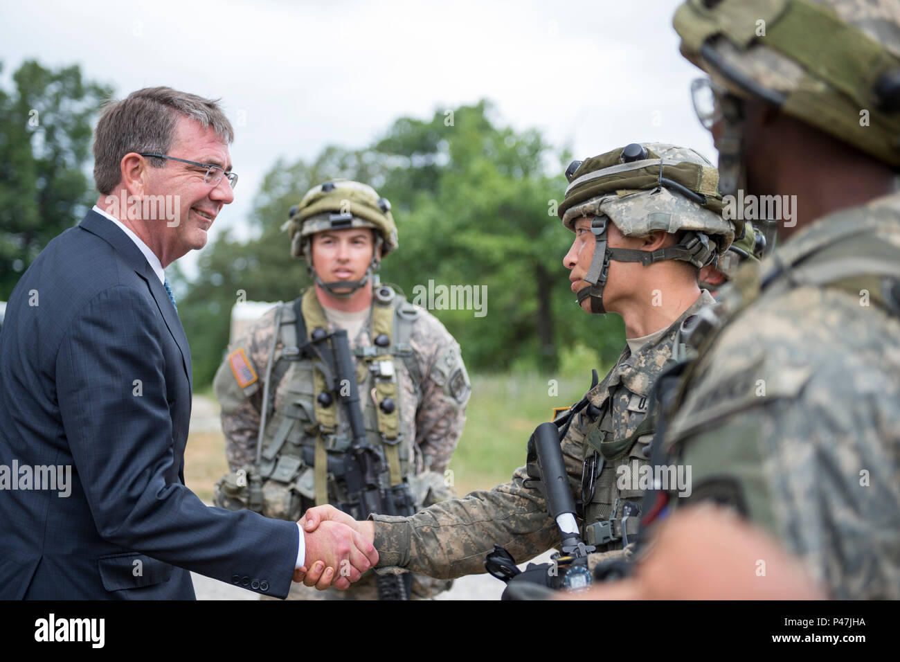 Secretary of Defense Ash Carter observes U.S. Army ROTC cadets ...