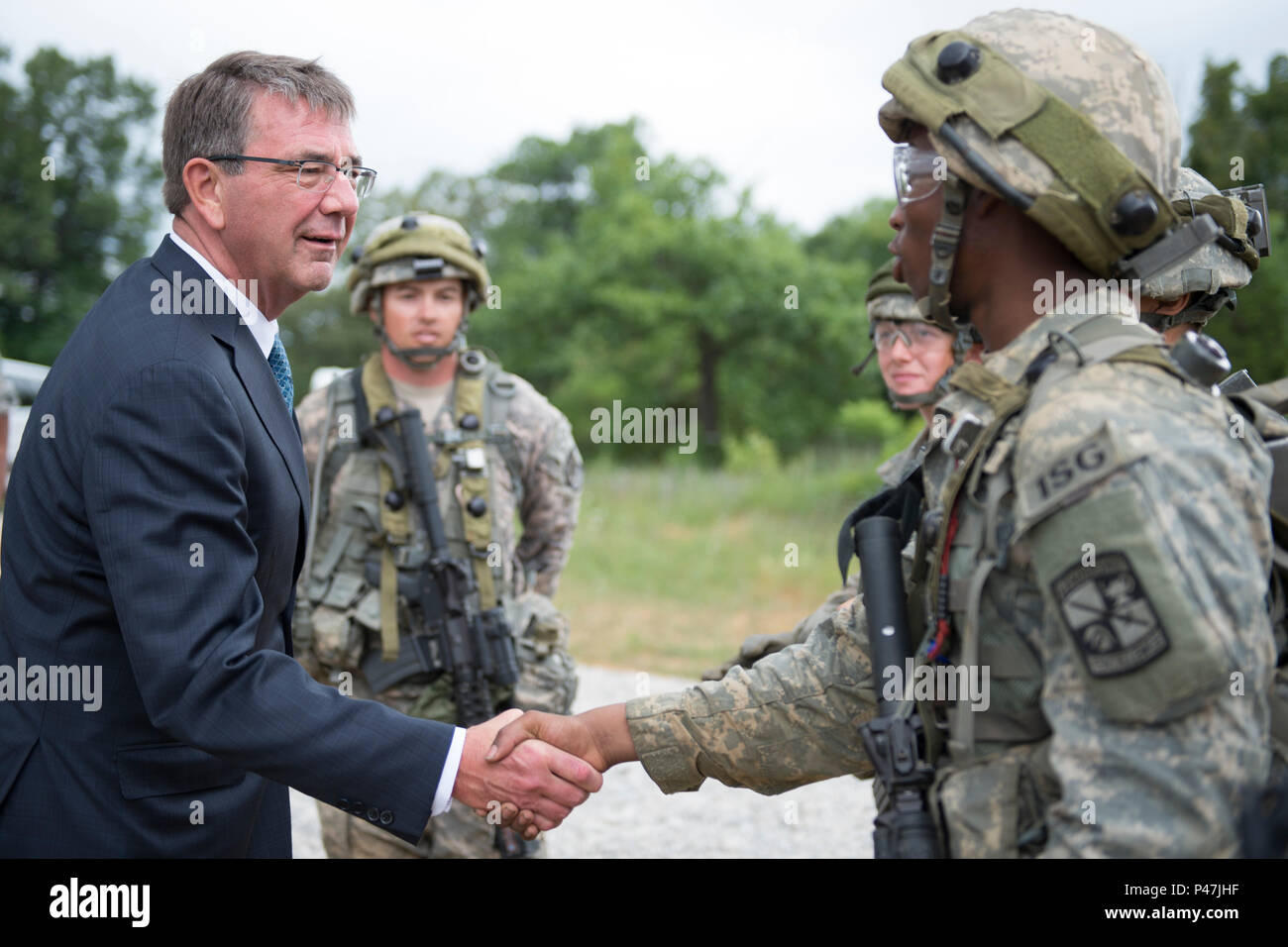 Secretary of Defense Ash Carter meets with U.S. Army ROTC cadets ...