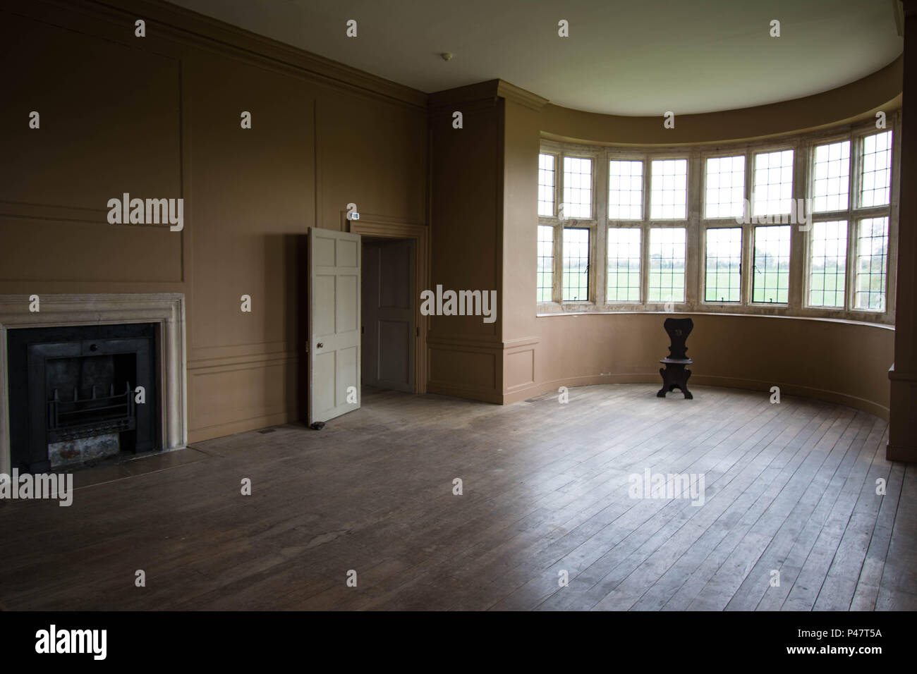 Elizabethan style tower hi-res stock photography and images - Alamy