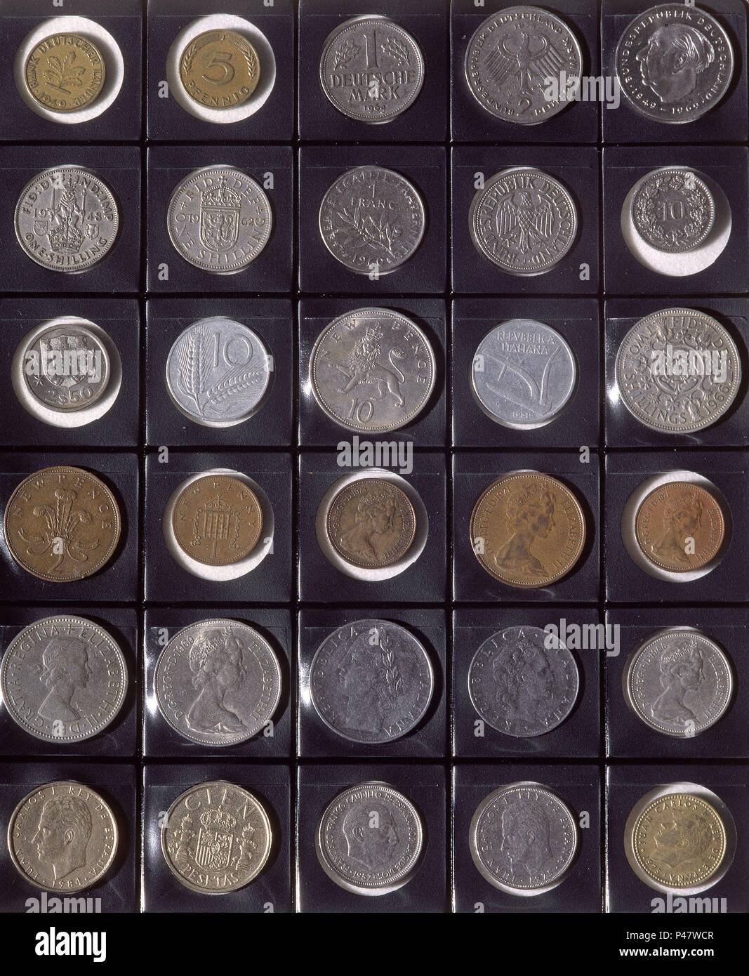 COLECCION DE MONEDAS - HOJA Stock Photo - Alamy