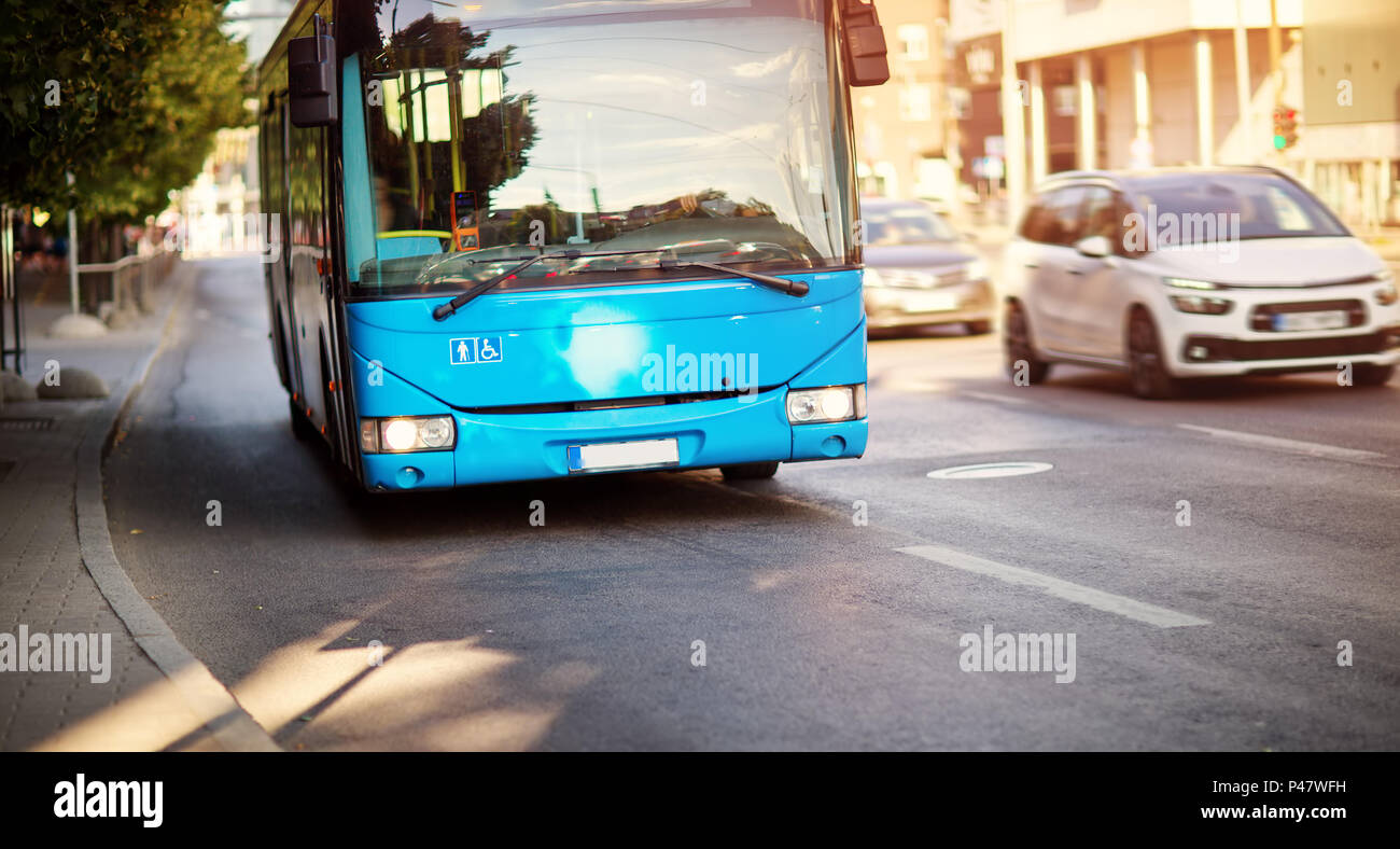 Bus people in morning light hi-res stock photography and images - Alamy